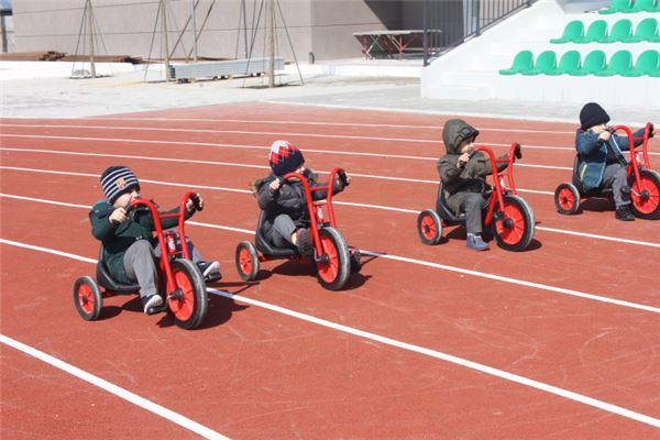 Tricycle Race for KG1 students - SABIS® SUN International School — Baku ...